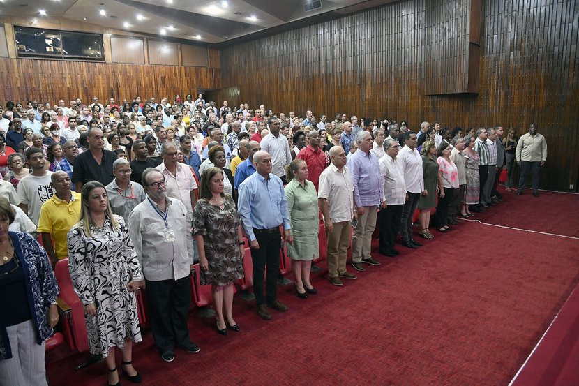 Presidente de Cuba encabeza conmemoración de los trabajadores del ...